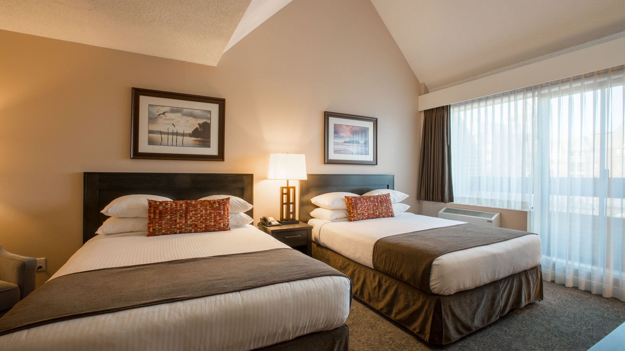 The Embassy Inn เริ่มต้นที่ ฿3,389 (฿̶1̶3̶,̶5̶3̶3̶) วิคตอเรีย โรงแรม ...