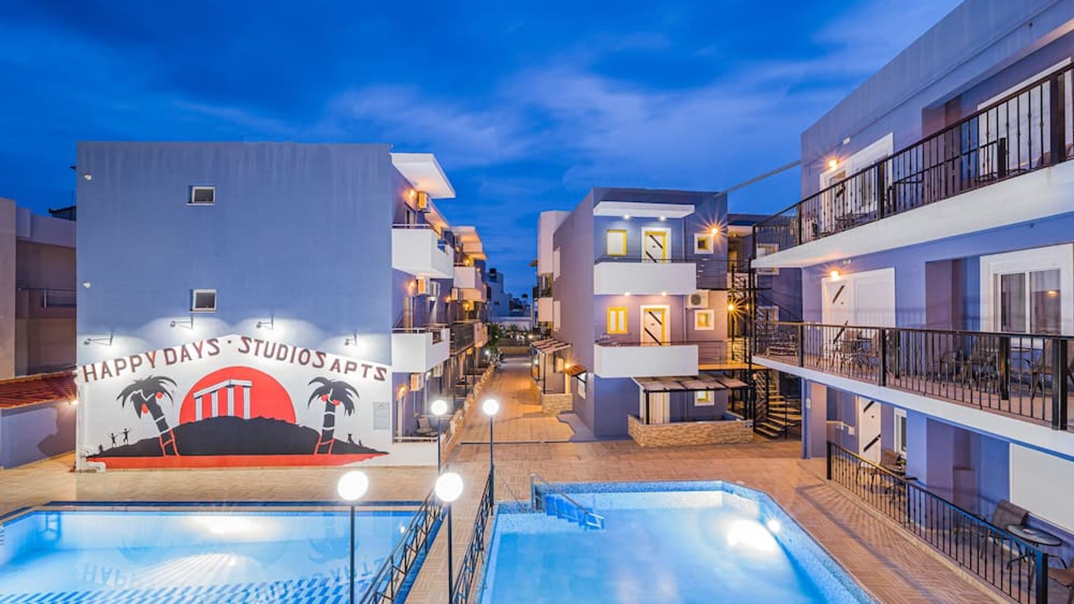 Happy Days Studios เริ่มต้นที่ ฿586 (฿̶3̶,̶0̶1̶1̶) มัลเลีย อพาร์ทโฮเทล ...