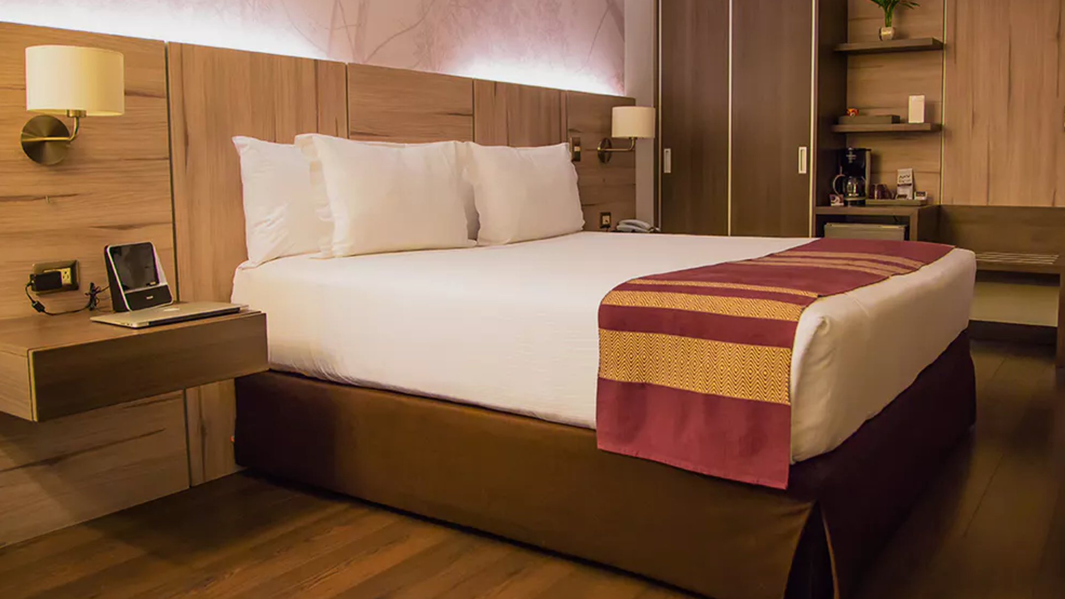 Aku Hotels เริ่มต้นที่ ฿1,183 (฿̶2̶,̶0̶1̶6̶) ลิมา โรงแรม - KAYAK